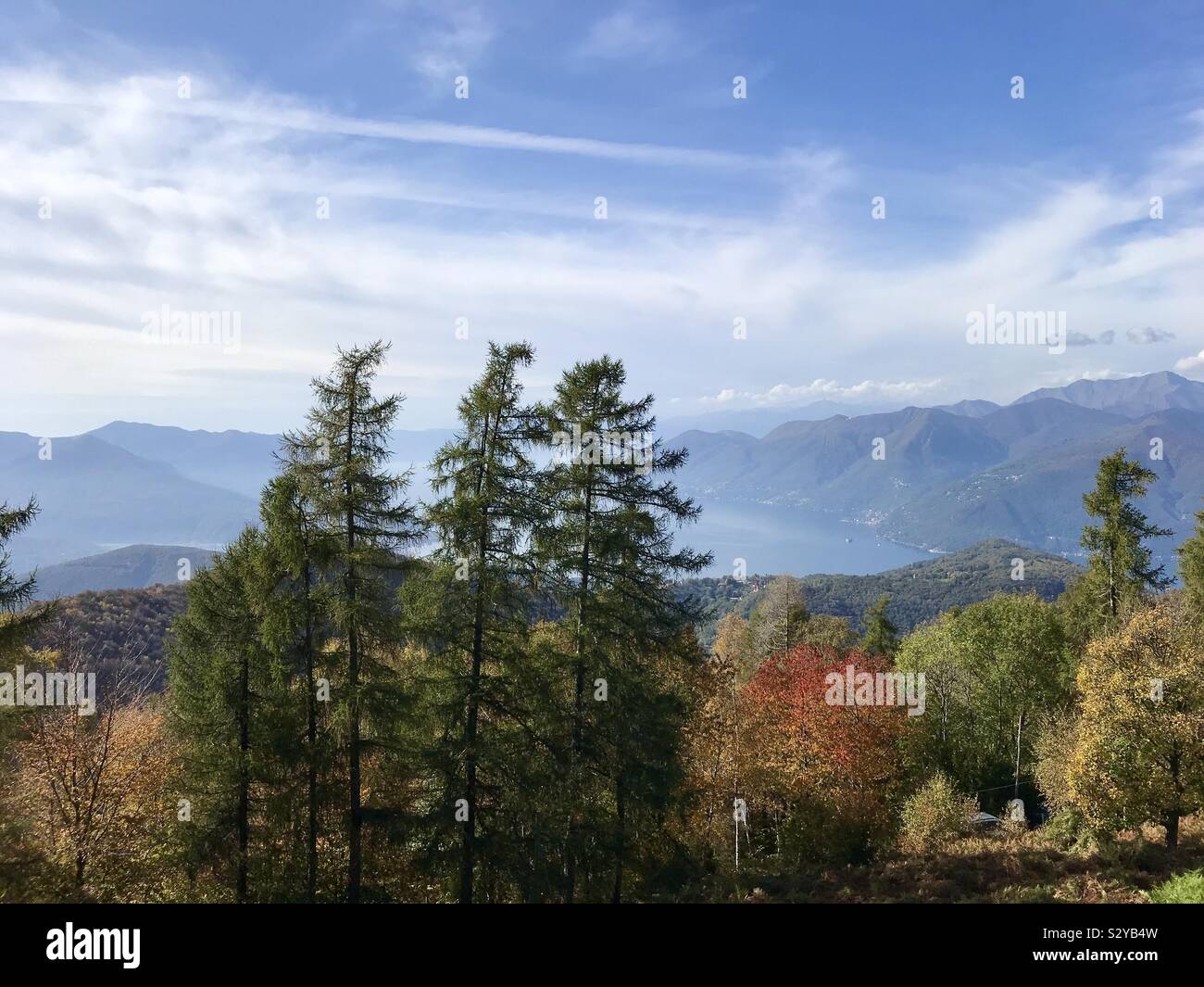 Northern italy lakes hi-res stock photography and images - Alamy