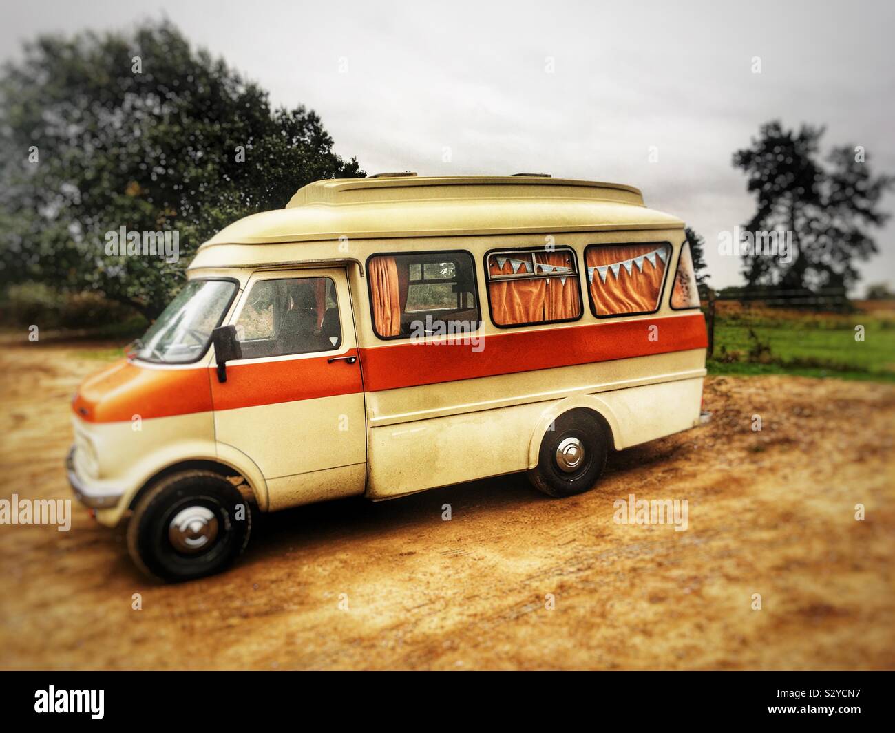 Vintage motorhome hi-res stock photography and images - Alamy