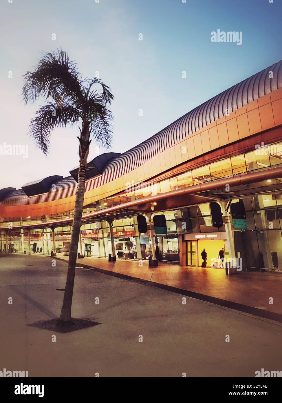 Faro airport hi-res stock photography and images - Alamy