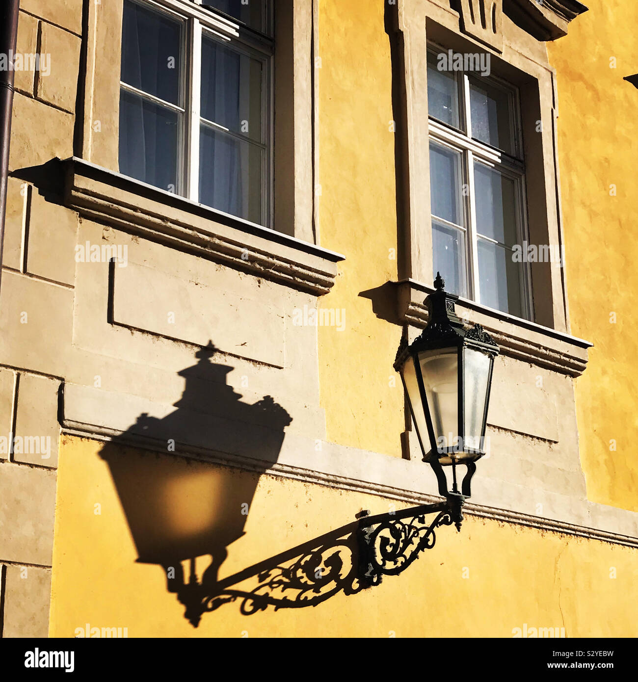 Reflection light and shadow hi-res stock photography and images - Alamy