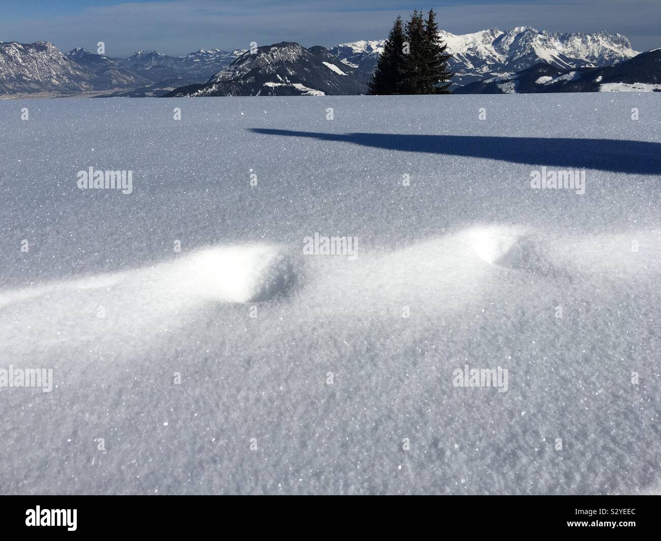 Sparkles and snow hi-res stock photography and images - Alamy