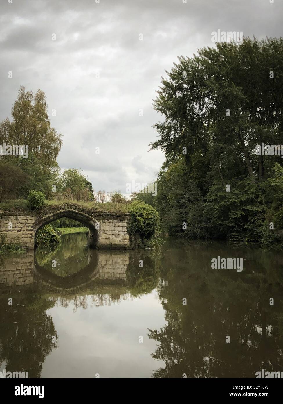 Warwick bridge hi-res stock photography and images - Alamy