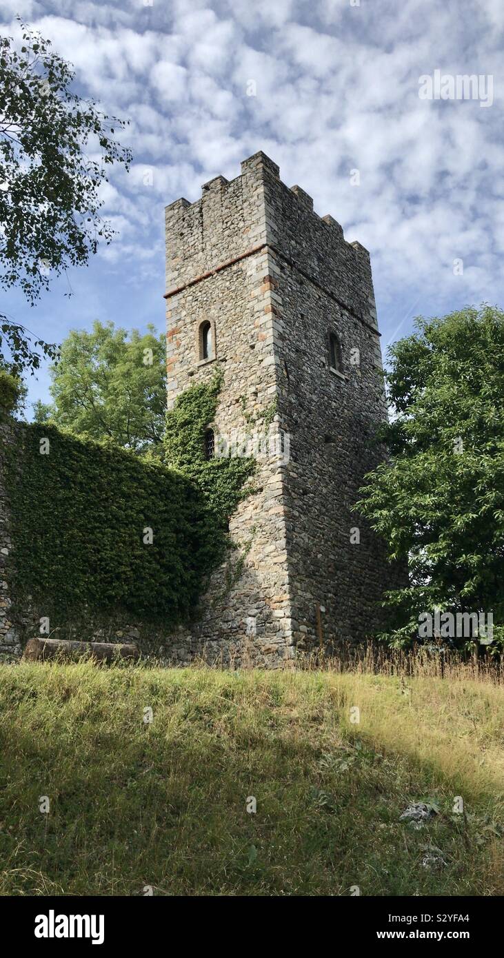 Ancient medieval tower hi-res stock photography and images - Alamy