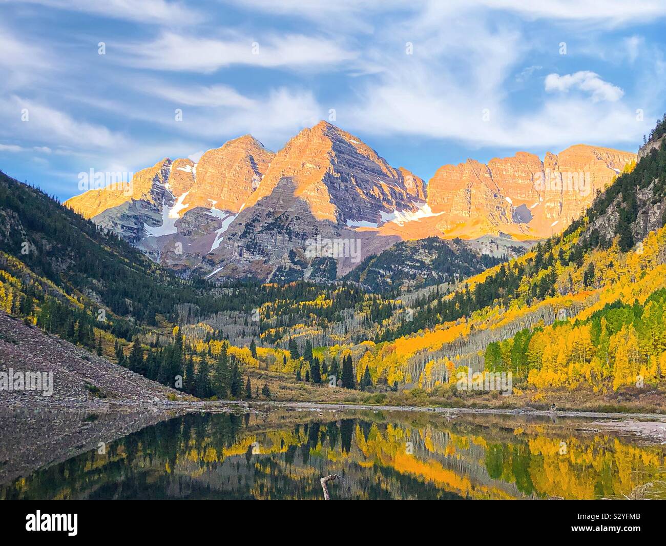 Maroon peak hi-res stock photography and images - Alamy