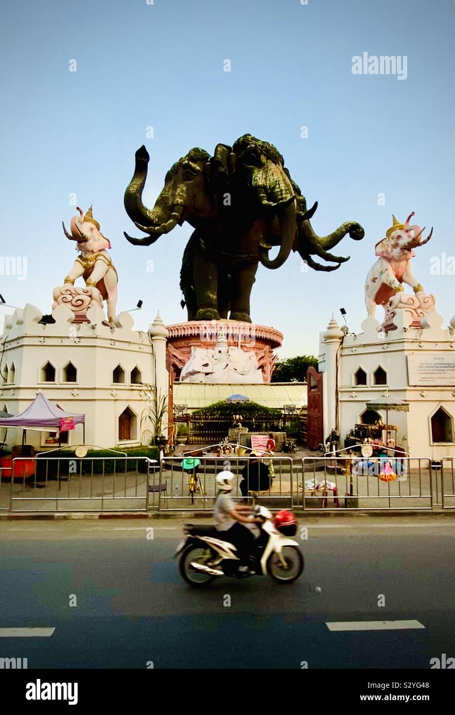 Three headed elephant museum Stock Photo - Alamy