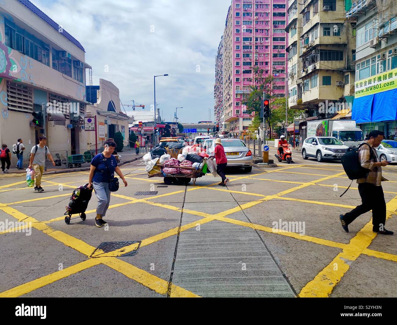The colorful side streets in Kowloon, Hong Kong Stock Photo - Alamy