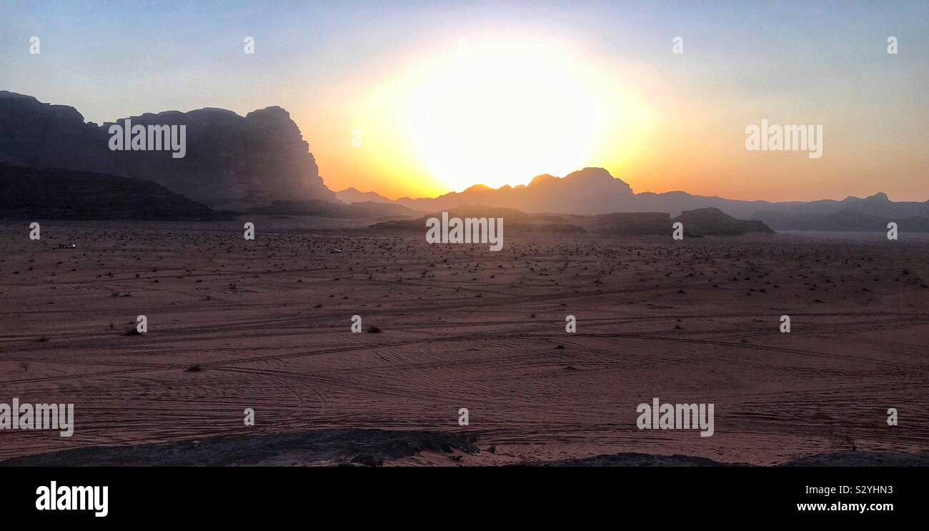 Desert arabia hi-res stock photography and images - Alamy