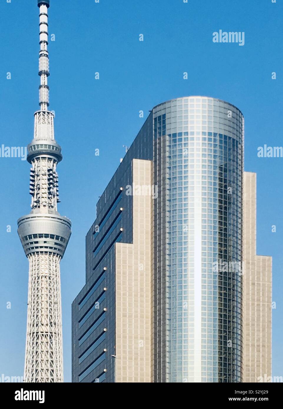Modern tokyo hi-res stock photography and images - Alamy