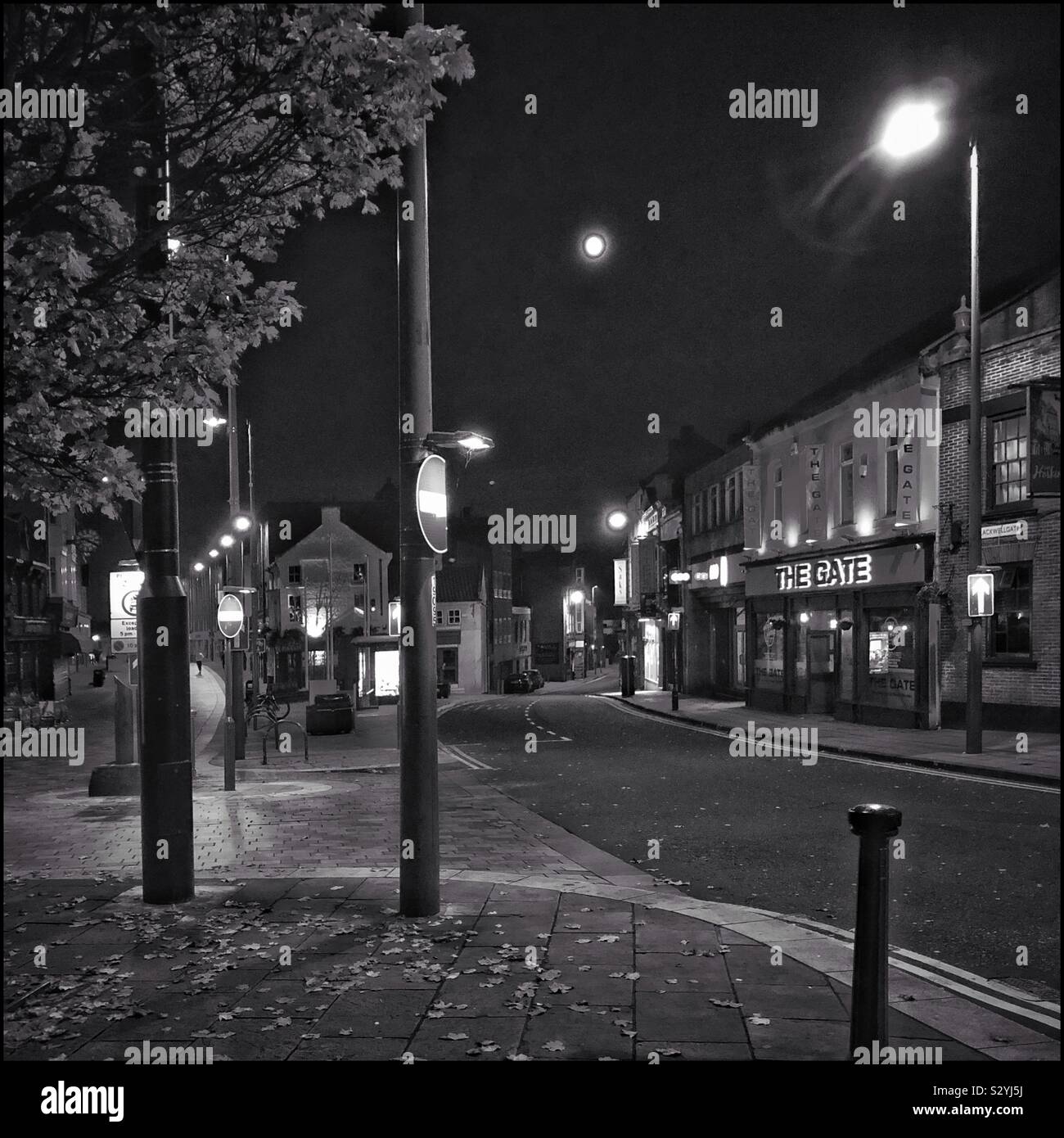 Early night hi-res stock photography and images - Alamy