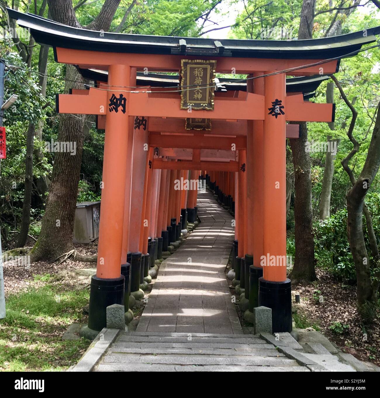 Temple gates Japan Stock Photo - Alamy