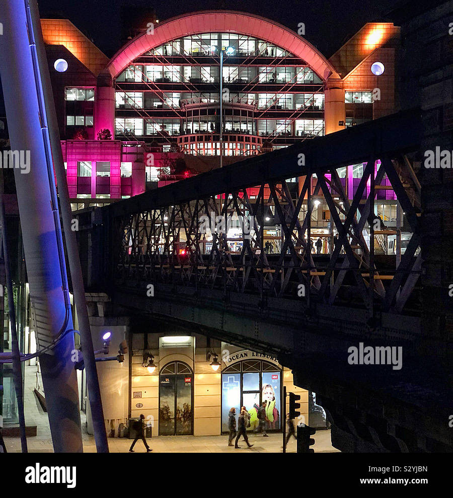 Embankment station hi-res stock photography and images - Alamy