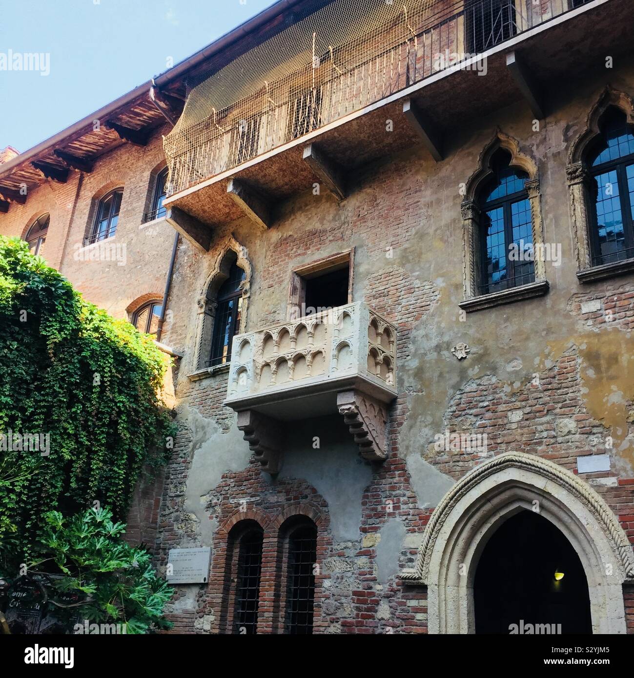 Balcony of juliet hi-res stock photography and images - Alamy