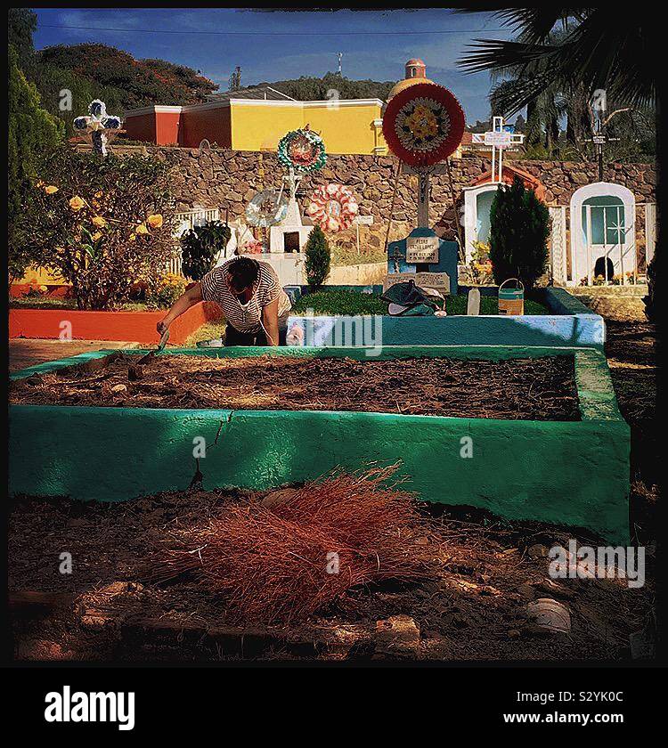 Cemetery plot hi-res stock photography and images - Alamy