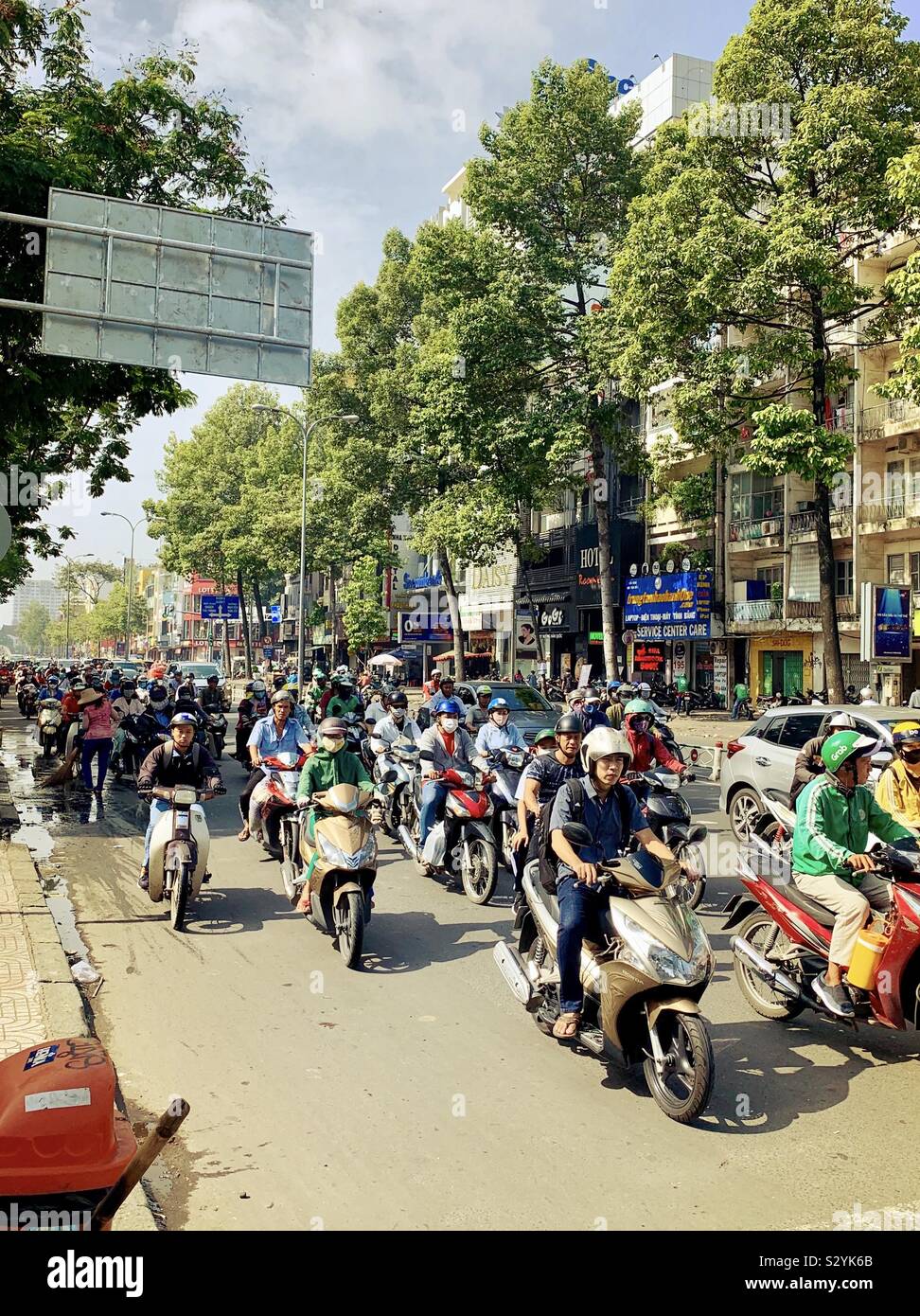 Colourful scooters hi-res stock photography and images - Alamy