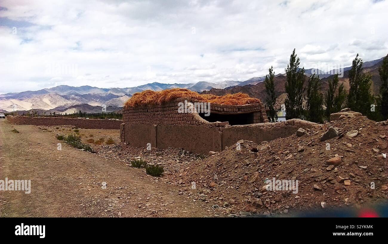 Simple building hi-res stock photography and images - Alamy