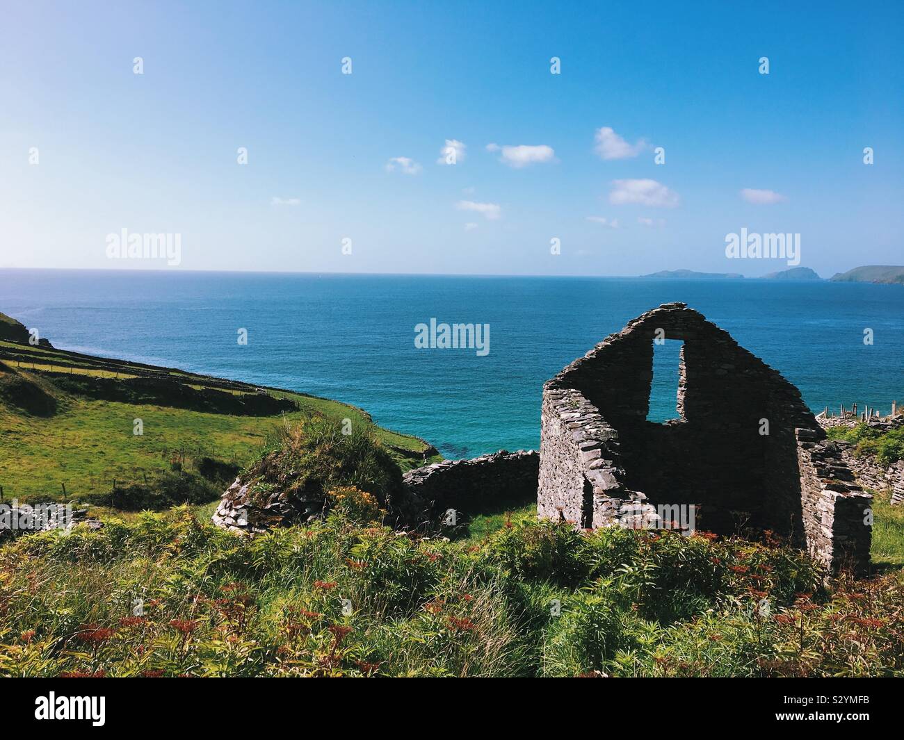 Monastic ruins hi-res stock photography and images - Alamy