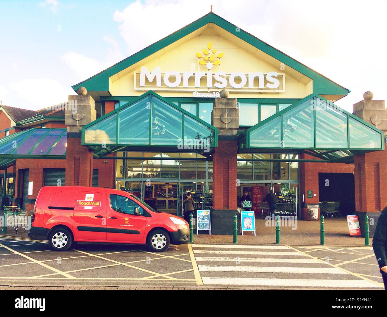 Morrisons van hi-res stock photography and images - Alamy