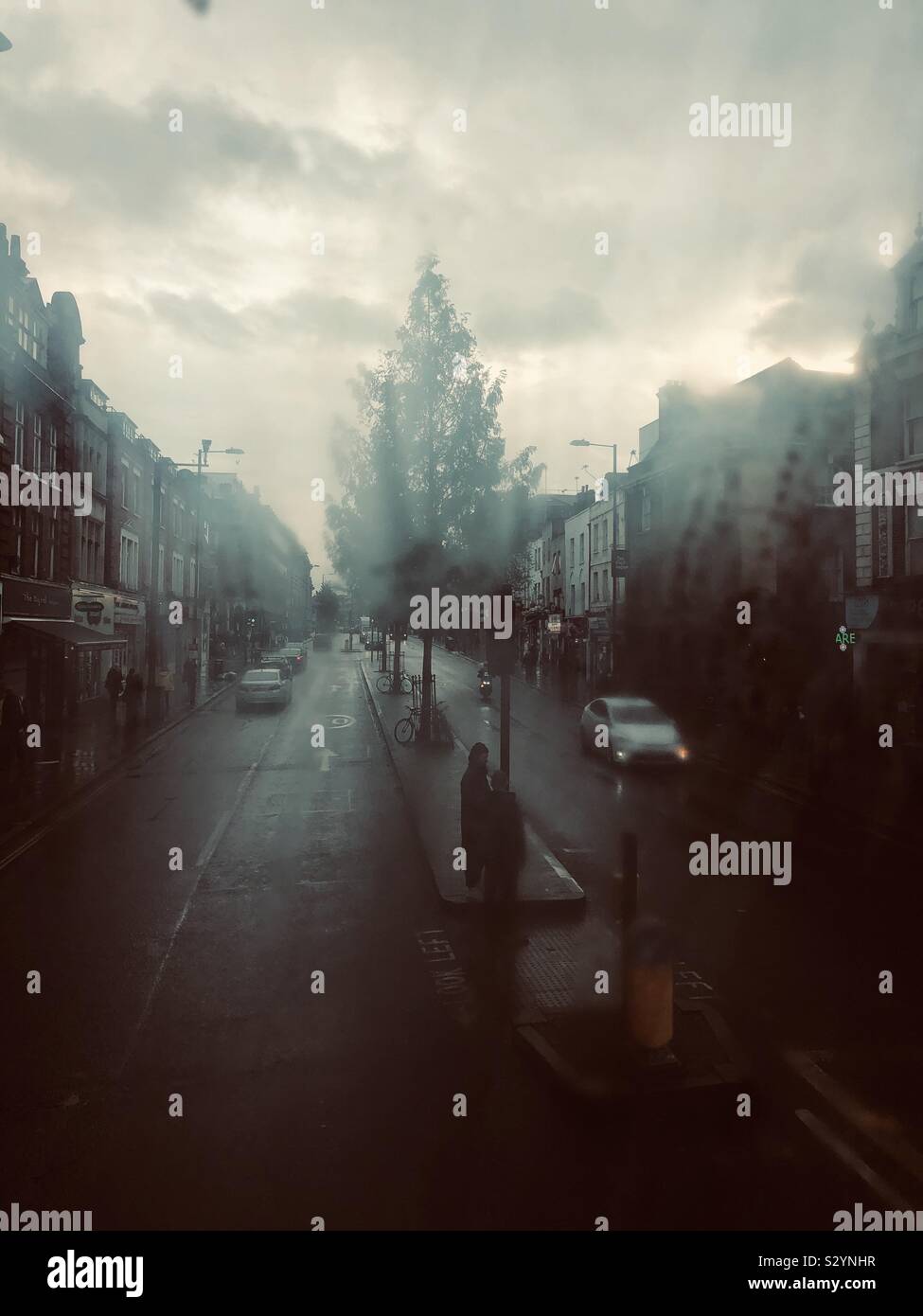 Gloomy london hi-res stock photography and images - Alamy