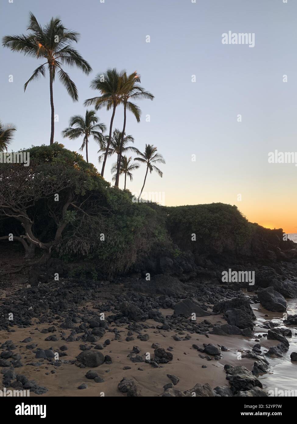 Maui sunset hi-res stock photography and images - Alamy
