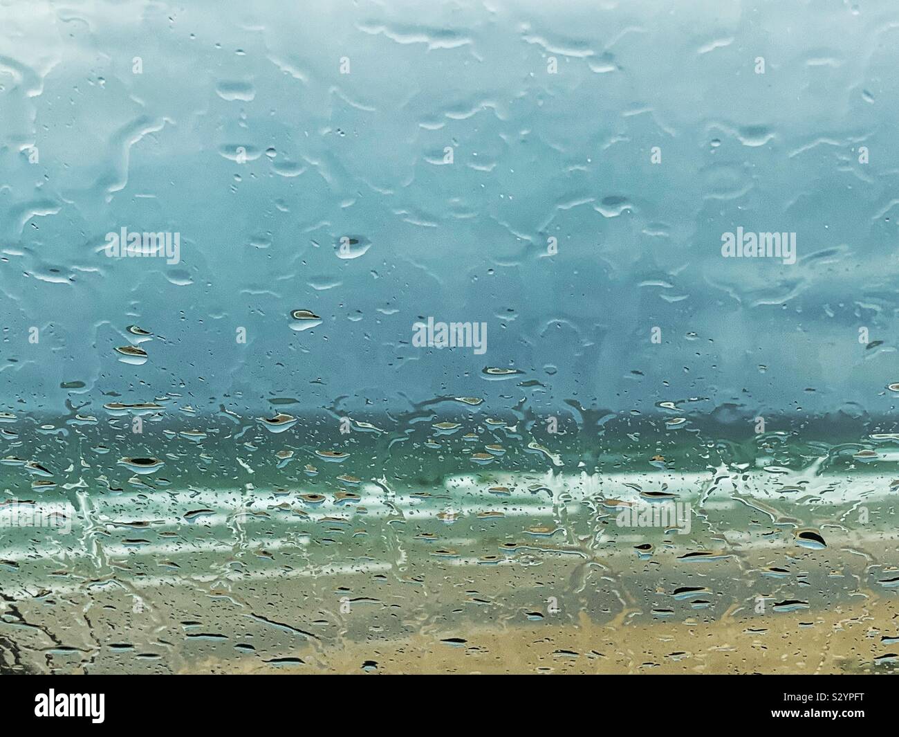 Sand on windscreen hi-res stock photography and images - Alamy