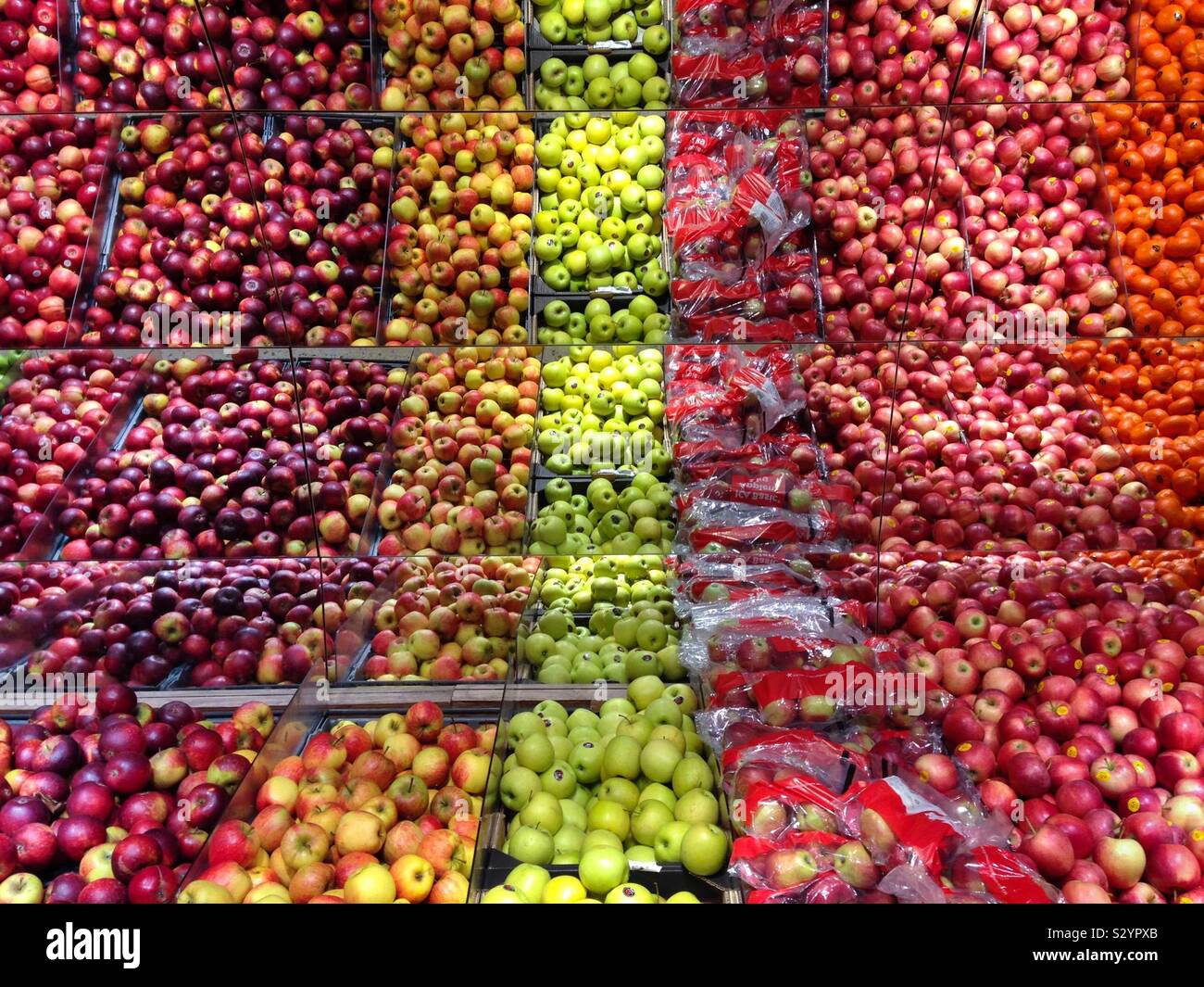 Fruits and vegetable's paradise for consumption mirrored in the retail ...