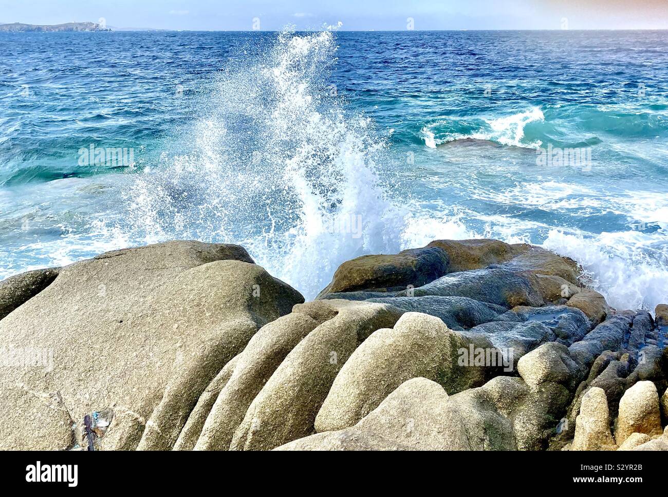 Splash of ocean water hi-res stock photography and images - Alamy