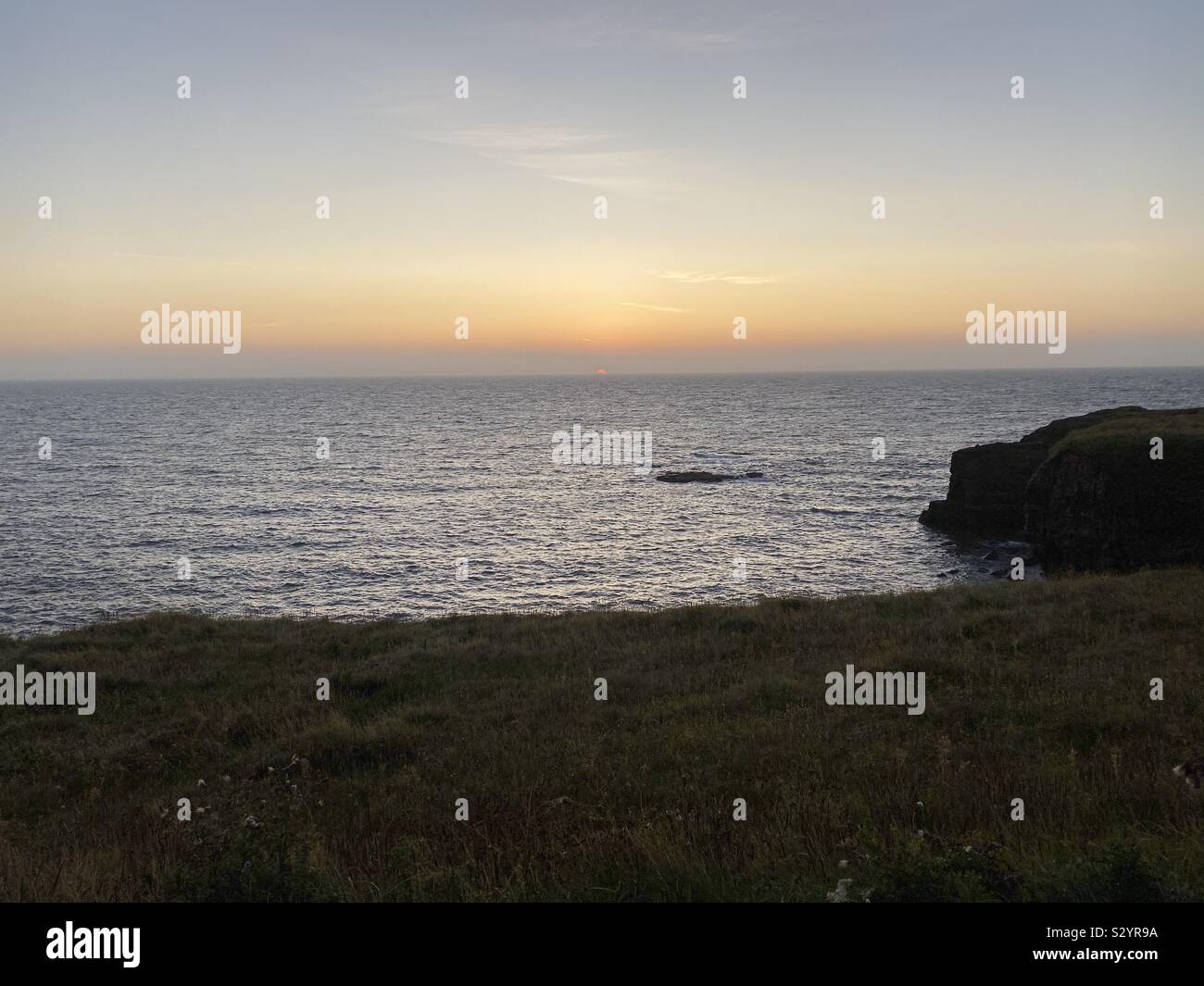 Cliff sunrise hi-res stock photography and images - Alamy