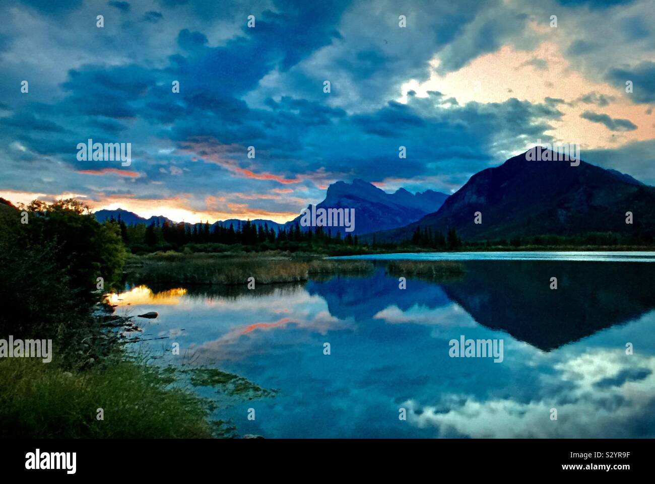 Vermillion Lakes Sunrise, Mt. Rundle, Banff National Park, Alberta ...