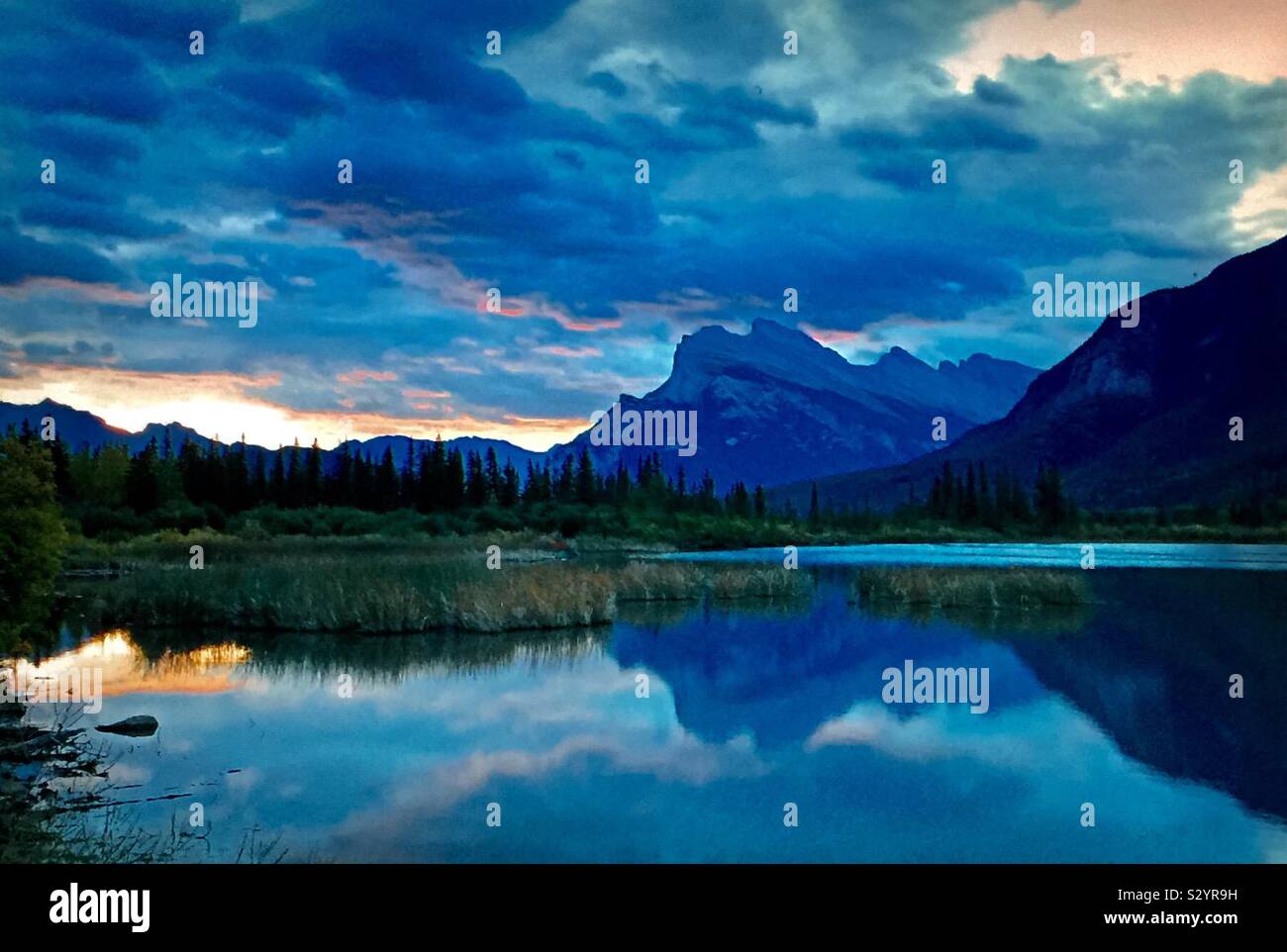 Vermillion Lakes Sunrise, Mt. Rundle, Banff National Park, Alberta ...