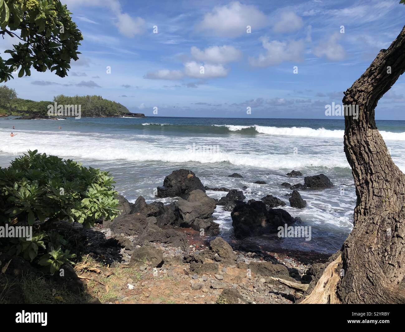 Hâna beach waves hi-res stock photography and images - Alamy