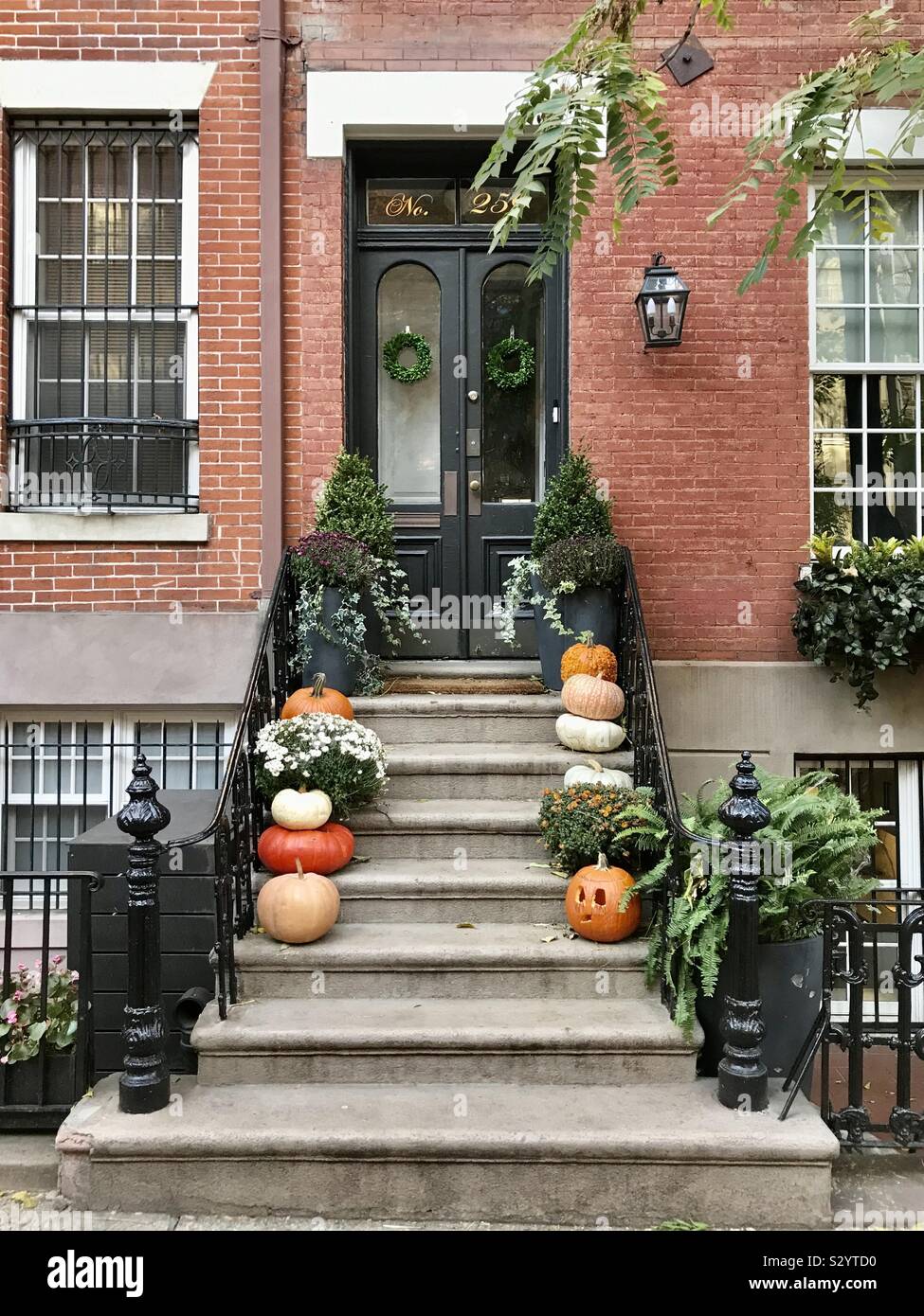 His manhattan townhouse hi-res stock photography and images - Alamy