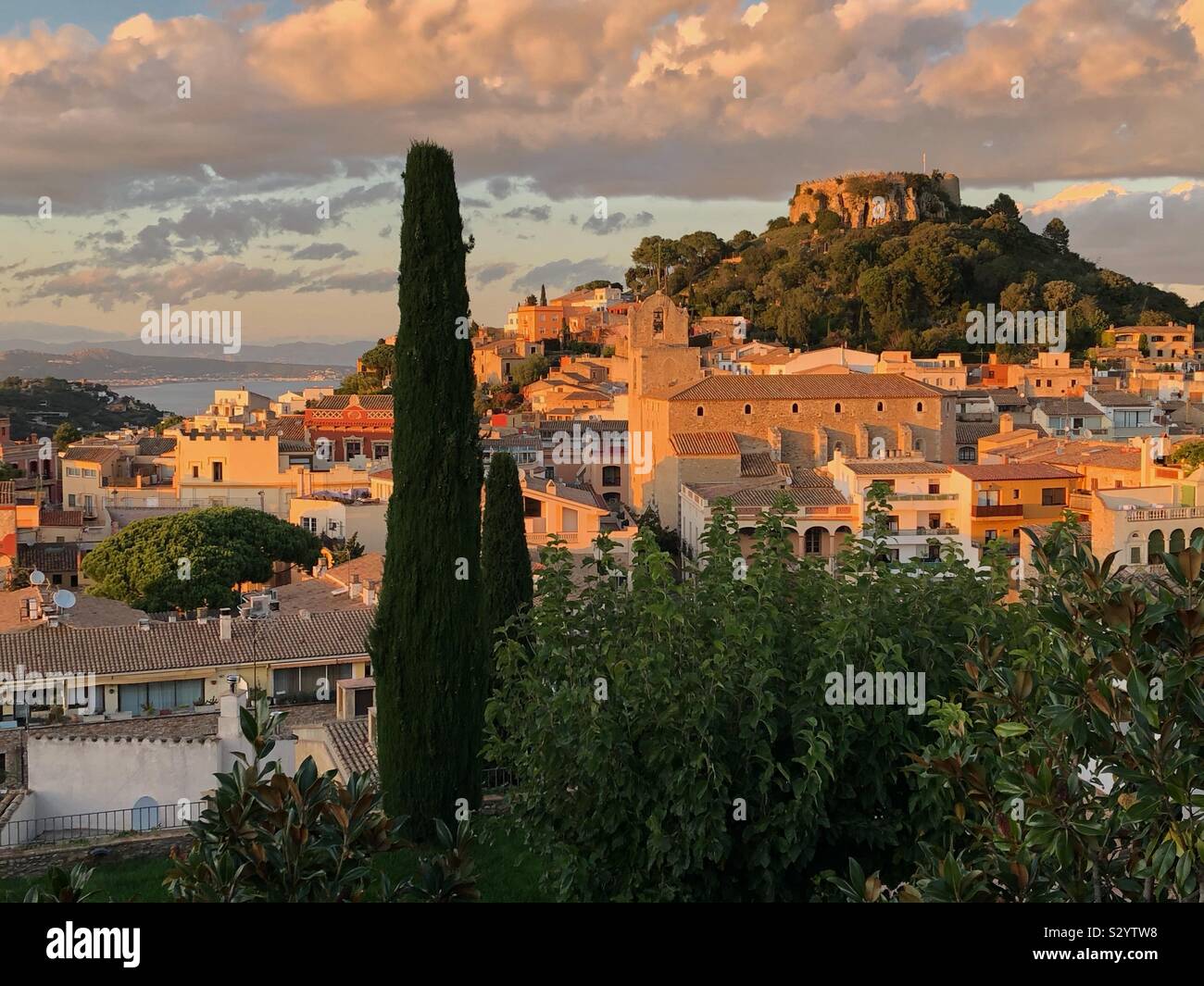 Begur spain castle hi-res stock photography and images - Alamy