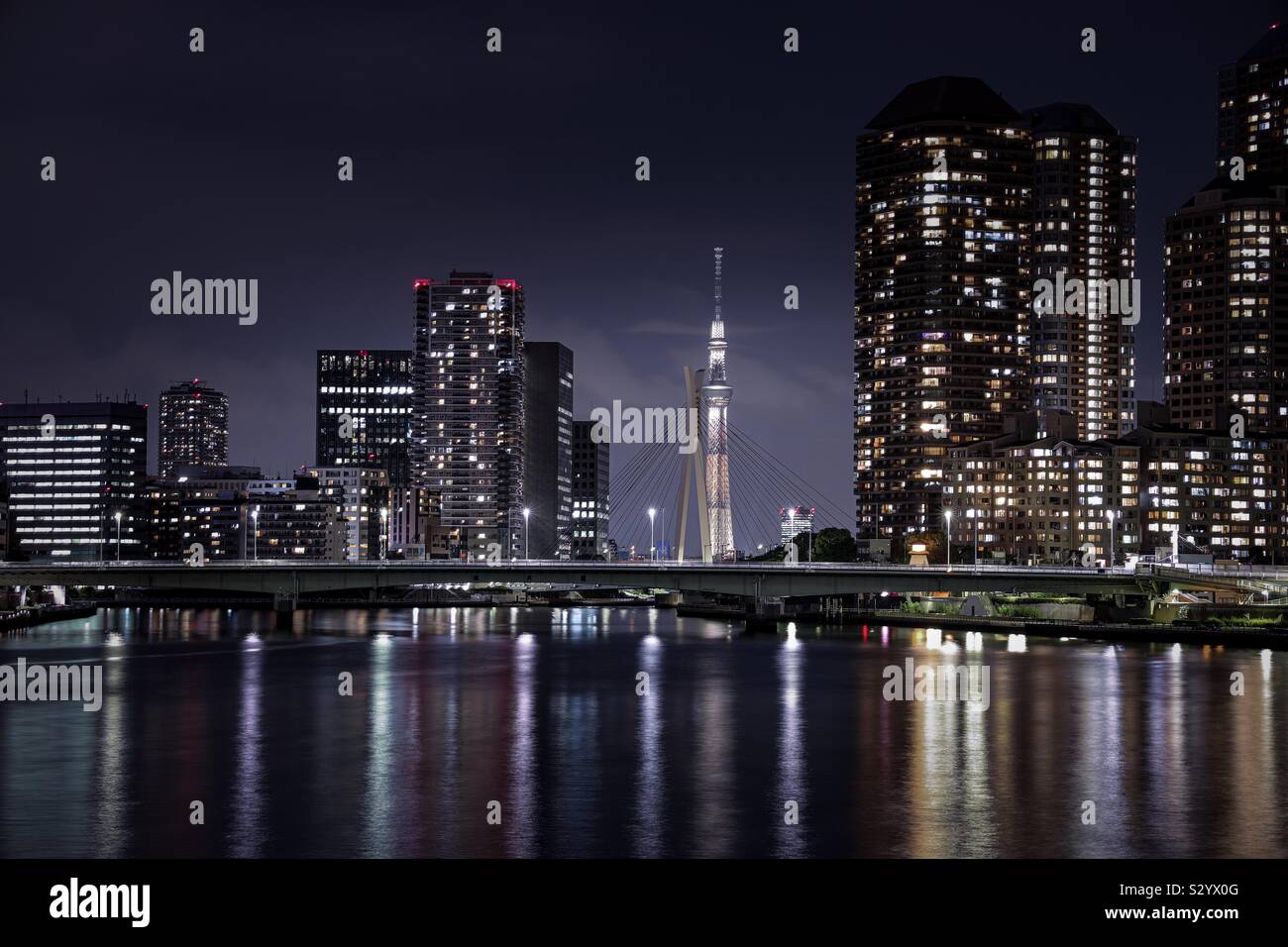 Tokyo skytree reflection hi-res stock photography and images - Alamy