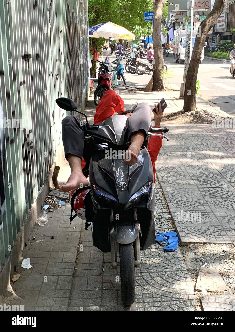 Vietnamese scooter hi-res stock photography and images - Alamy