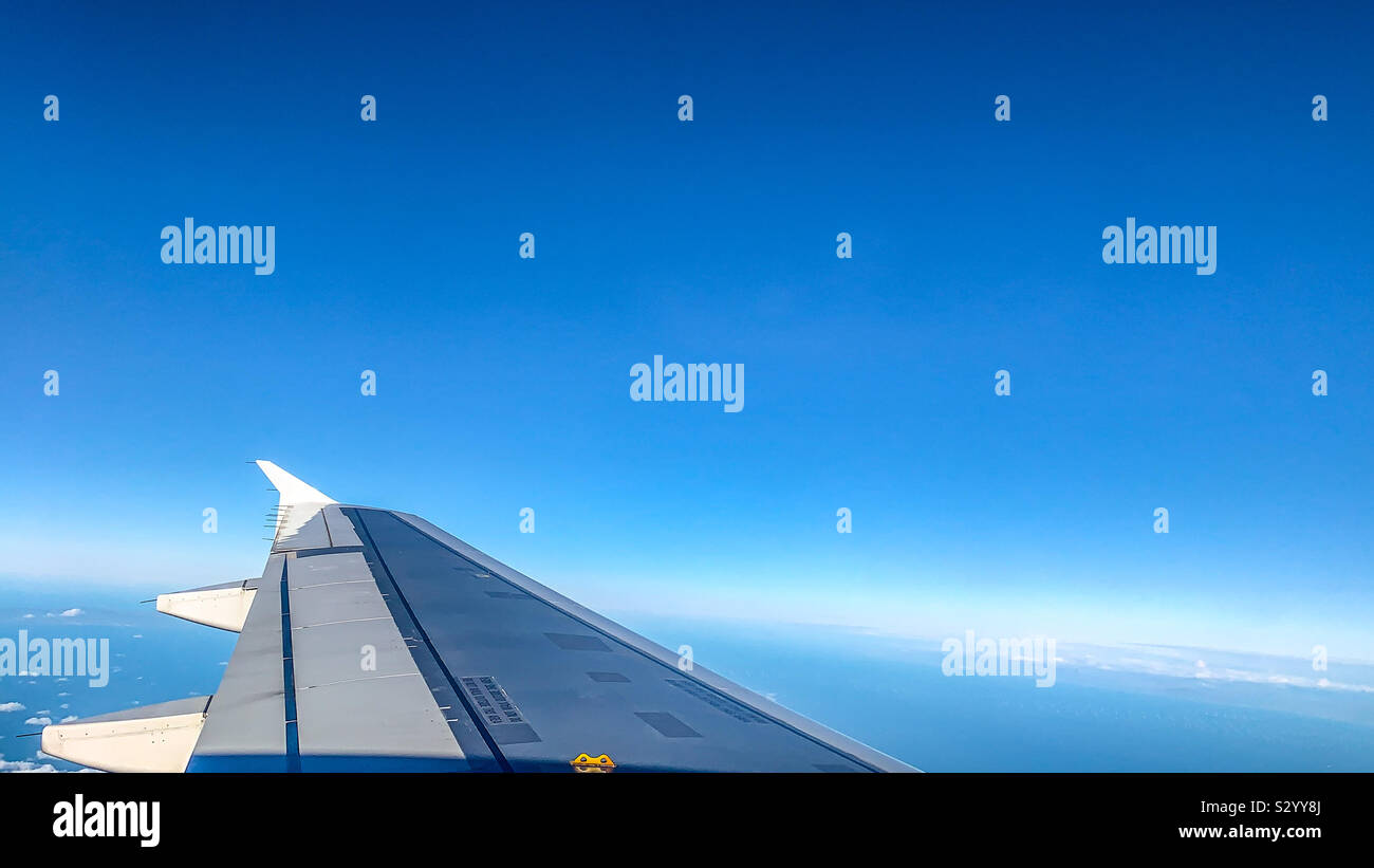 Airbus a320 214 wing hi-res stock photography and images - Alamy