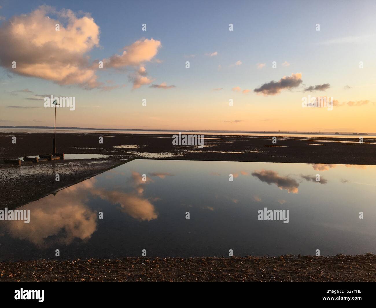 Paddling pool at southend on sea hi-res stock photography and images ...