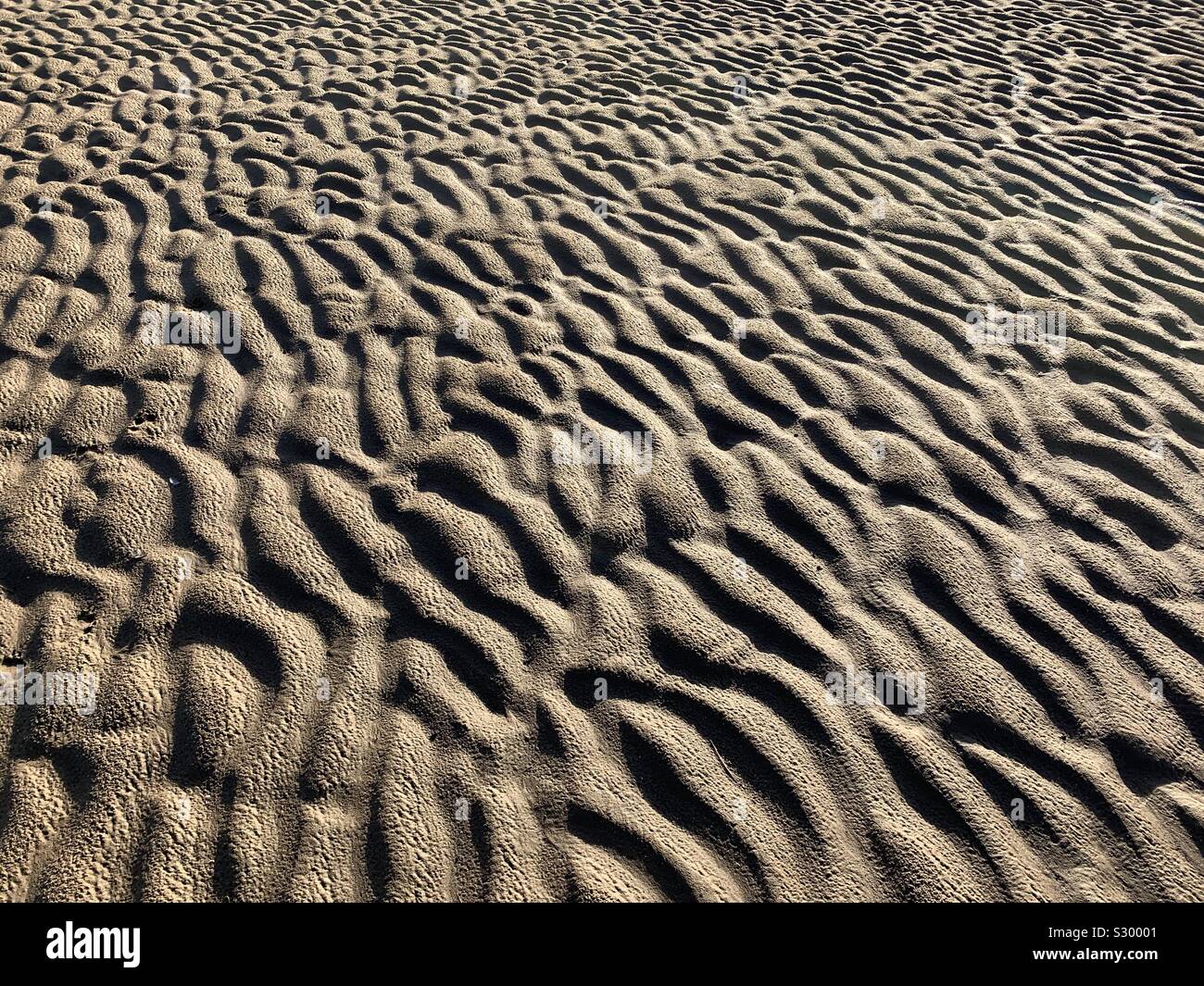 Ripples in the sand shapes hi-res stock photography and images - Alamy