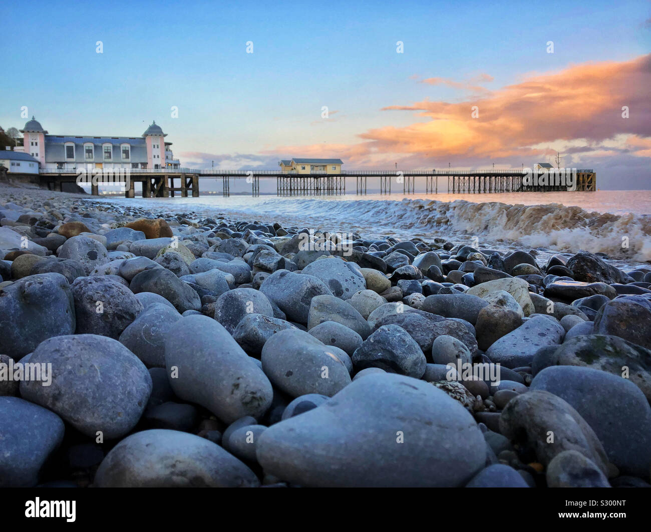 Penarth Beach Stock Photos & Penarth Beach Stock Images - Alamy