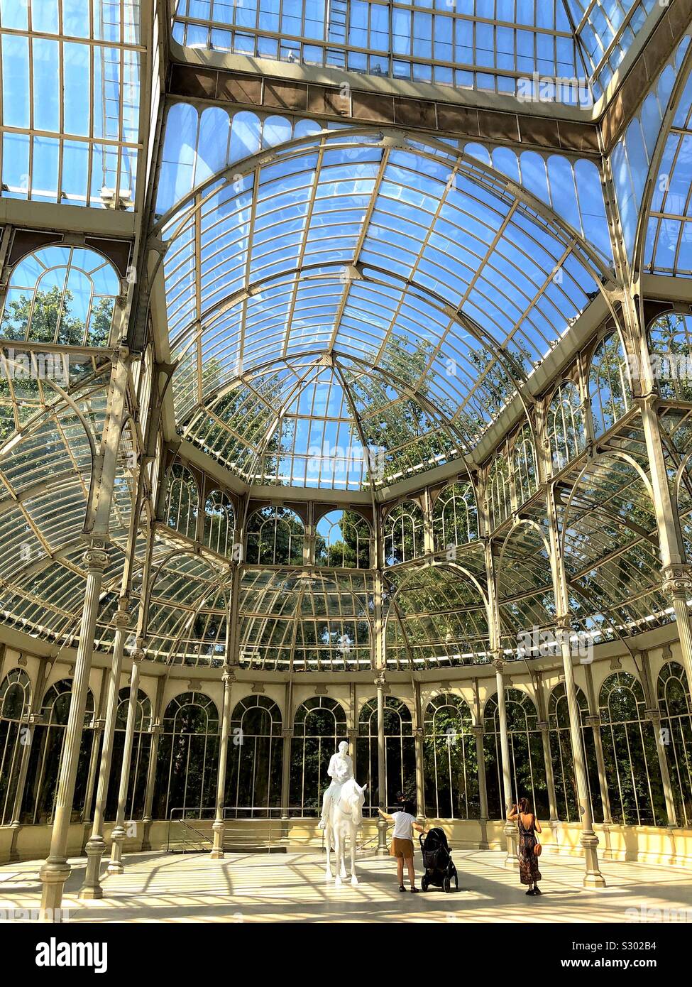 Cast Iron Framework High Resolution Stock Photography and Images - Alamy