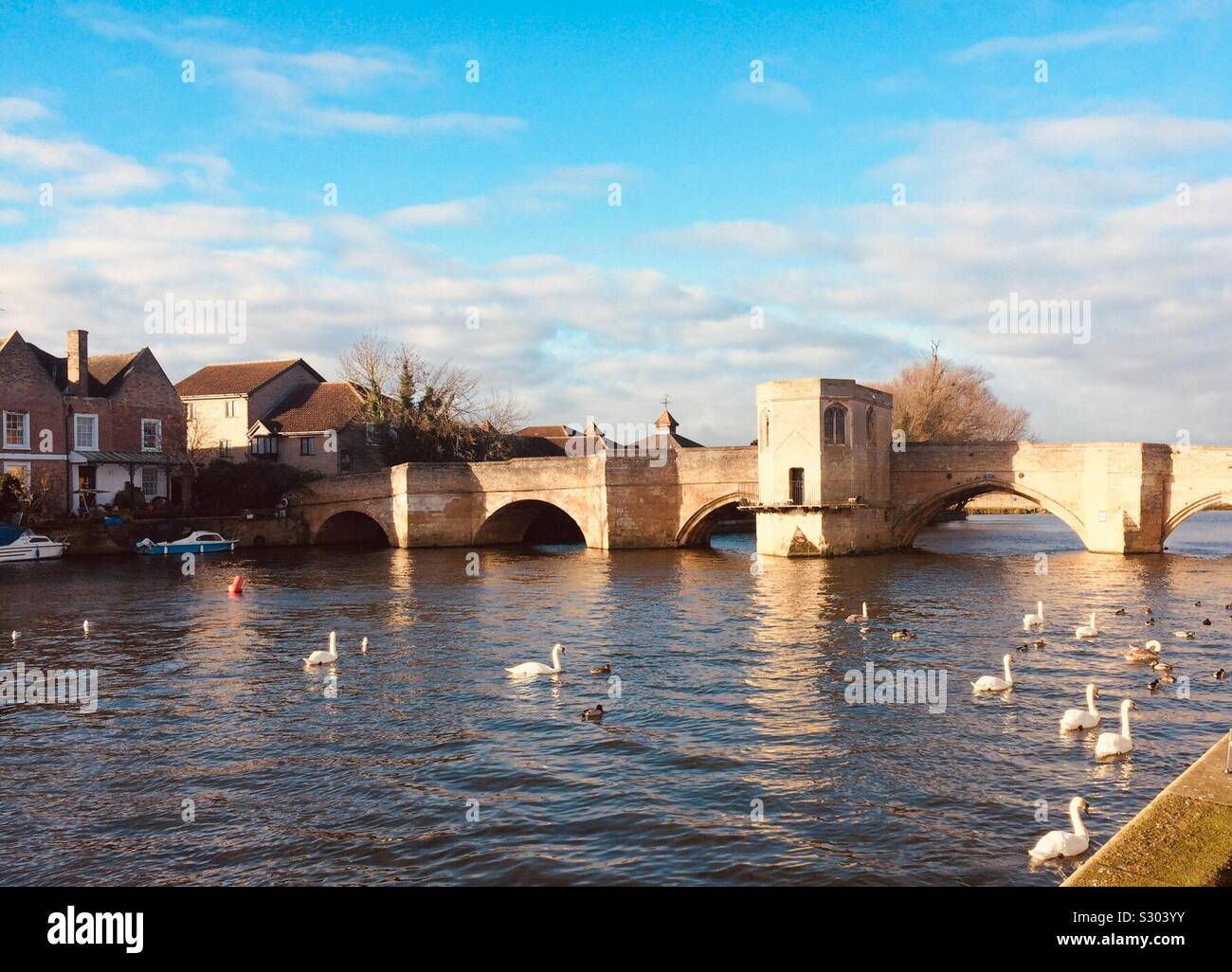 River great ouse medieval bridge hi-res stock photography and images ...