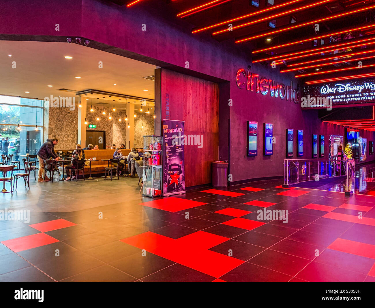 Cineworld cinema hi-res stock photography and images - Alamy