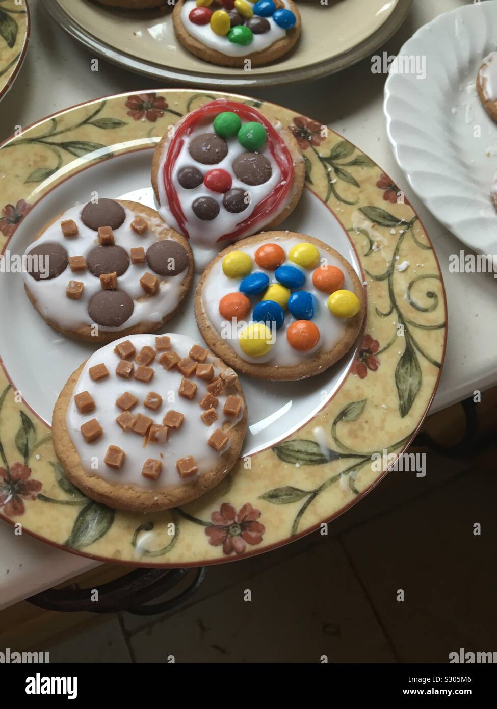 Decorated biscuits hi-res stock photography and images - Alamy