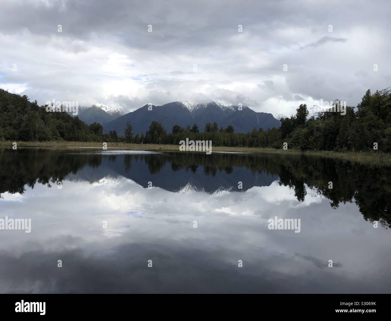 Lake Matheson; South Island; New Zealand Stock Photo - Alamy