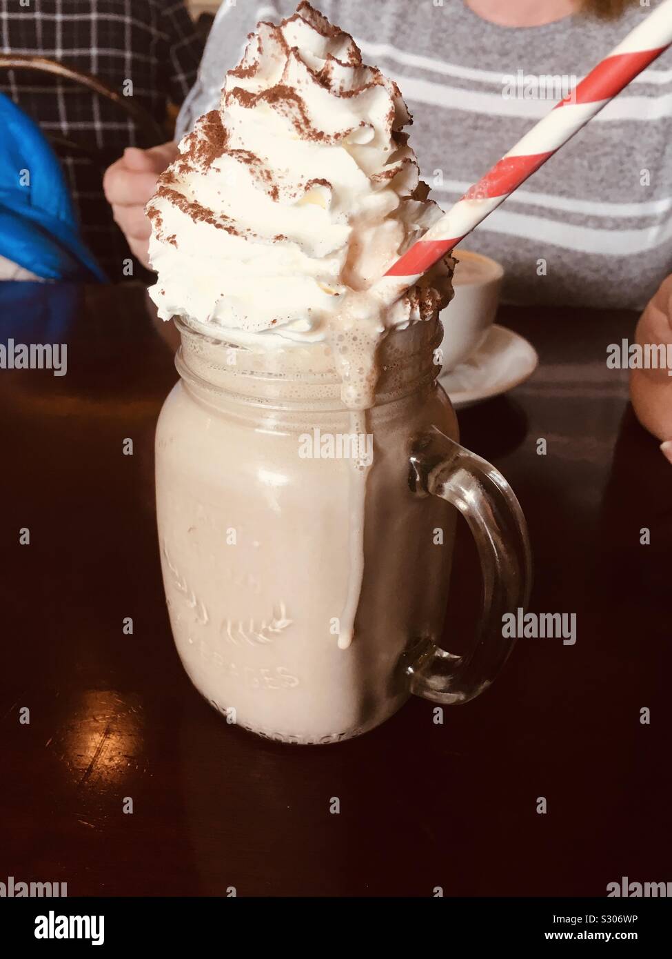 Milkshake chocolate hi-res stock photography and images - Alamy