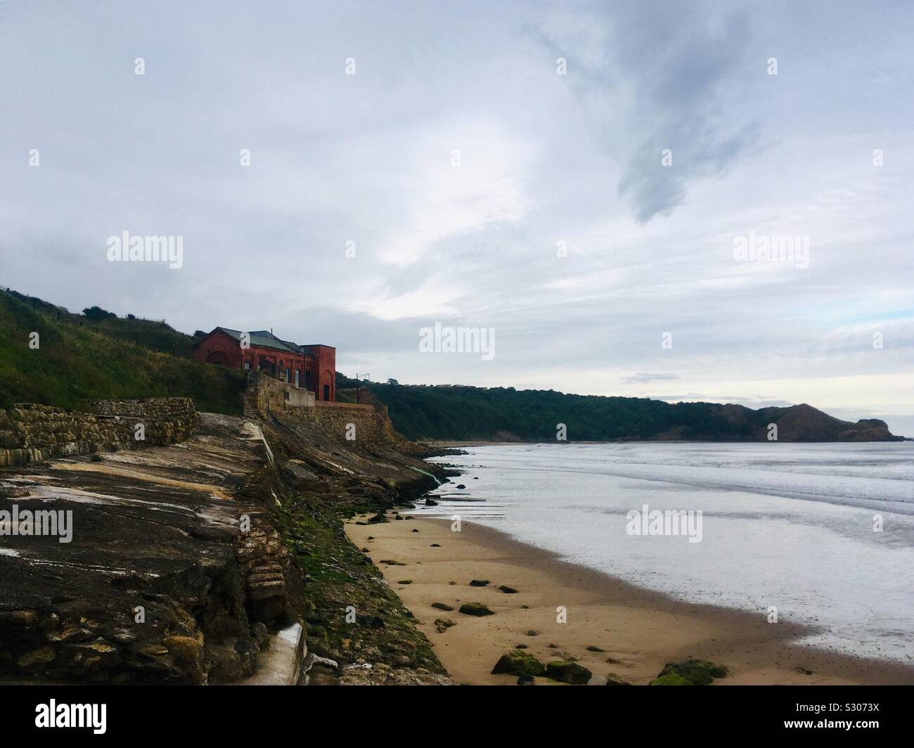 Cayton bay beach hi-res stock photography and images - Alamy
