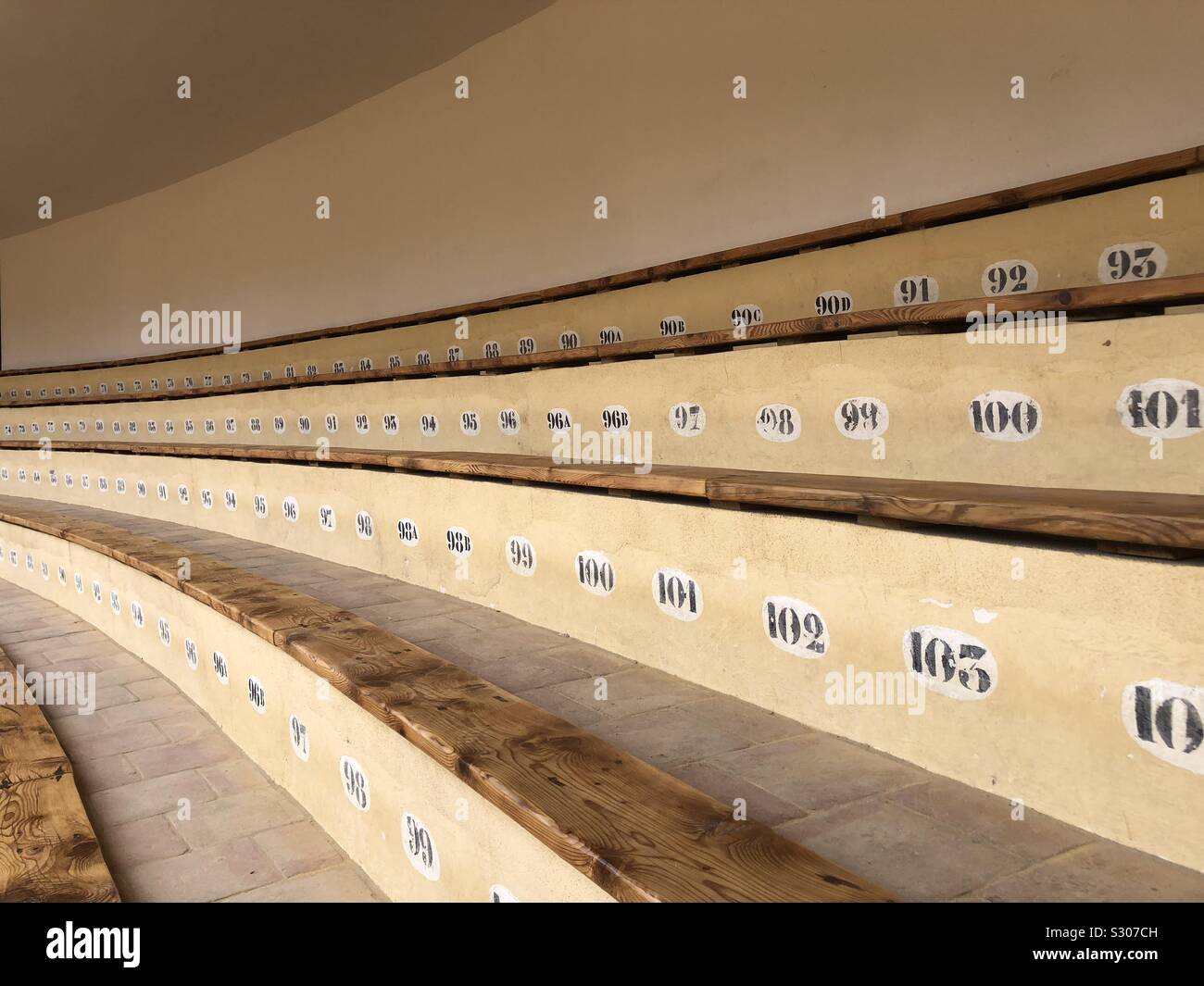 Empty curved stadium seating hi-res stock photography and images - Alamy