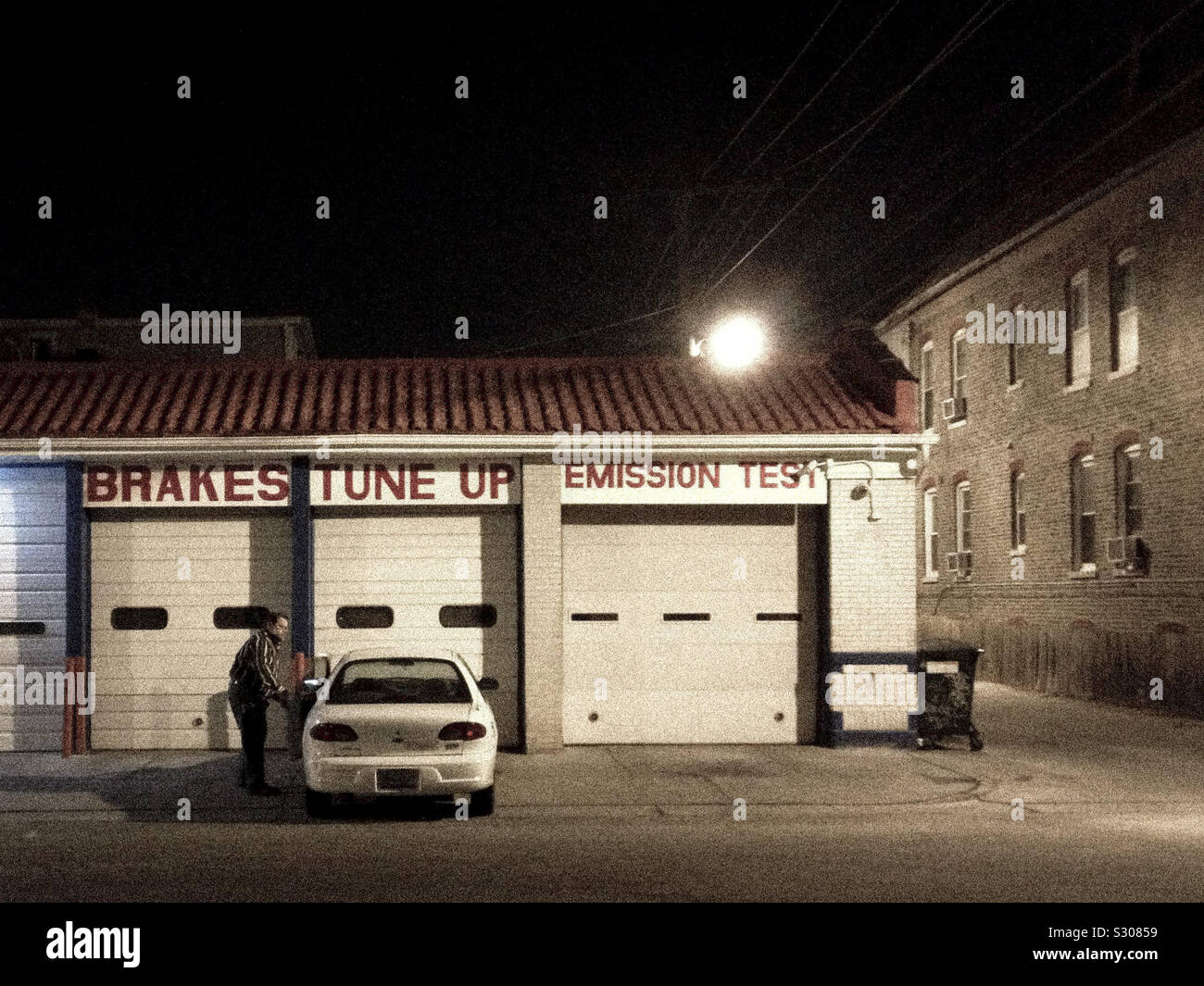 Repair car night hi-res stock photography and images - Alamy