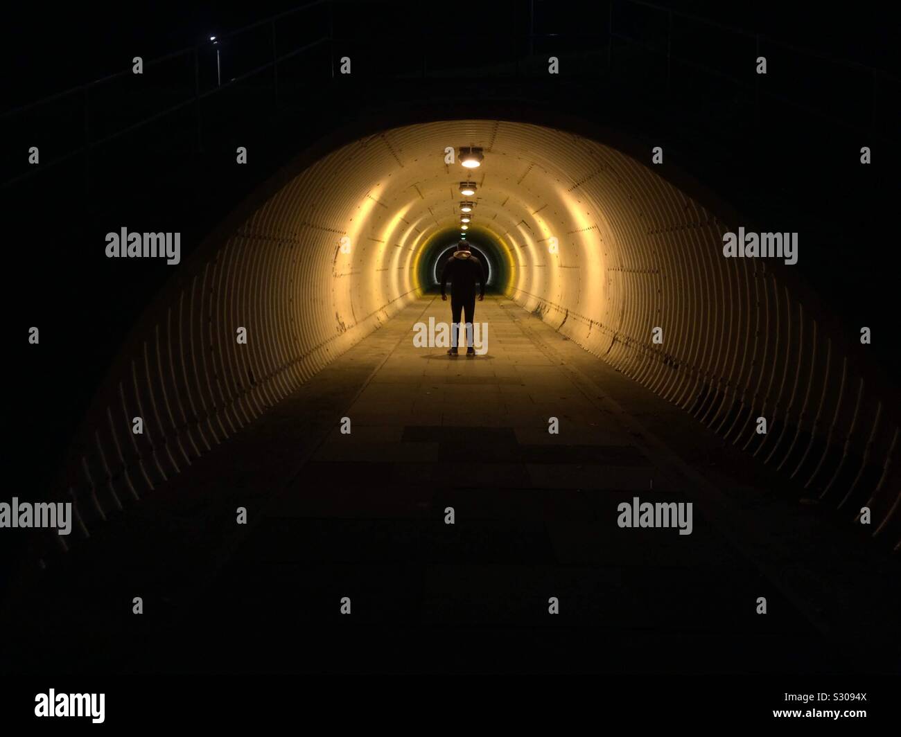 Underpass lighting hi-res stock photography and images - Alamy