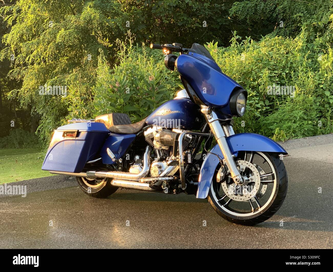 Blue Motorcycle High Resolution Stock Photography and Images - Alamy