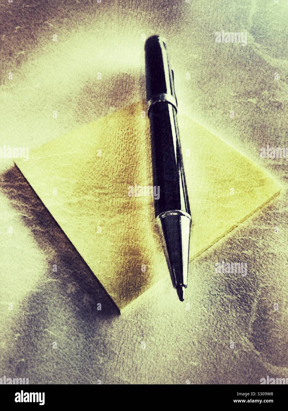 Phone message post it note hi-res stock photography and images - Alamy